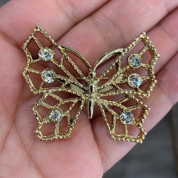 gerrys | Jewelry | Vintage Gerrys Gold Butterfly Stone Accent Brooch ...